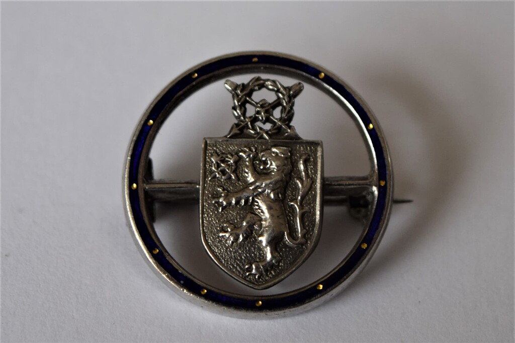 Help to identify Insignia on silver brooch - Identification Help - What ...