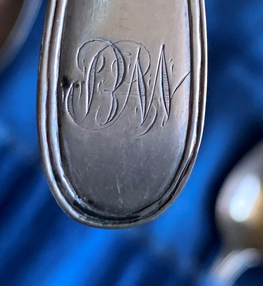 Deciphering Monogram Initials on piece by J. Loring...a bit of help ...