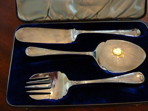 Walker and Hall 3 piece serving set in case - What's it worth? - Silver ...